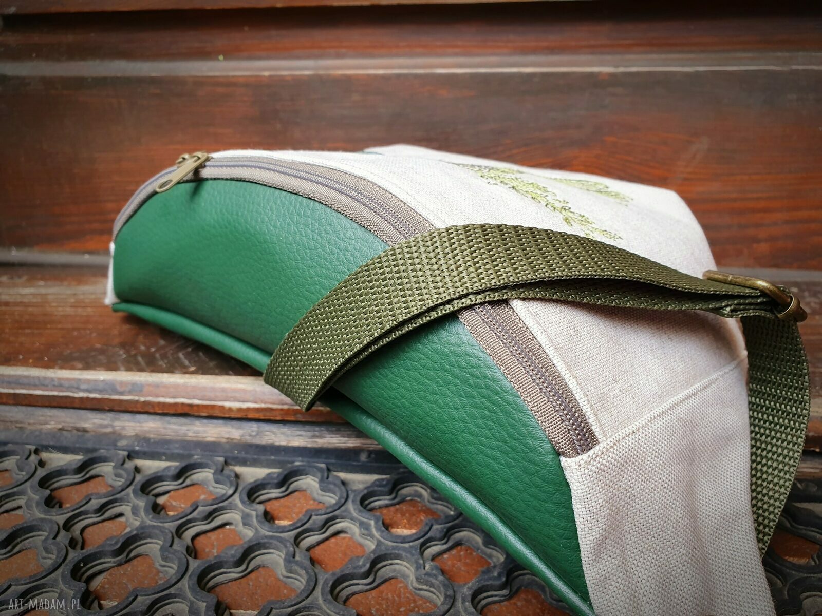 Zapetlona nitka • Nerka xxl wilk torebki nerki