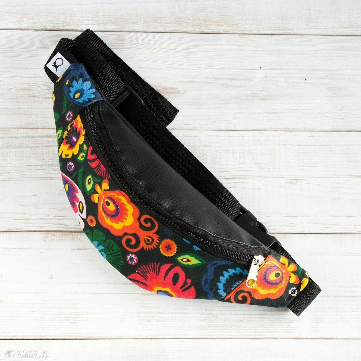 Joanka z • Folkowa nerka mini w łowickie kwiaty czerń torebki