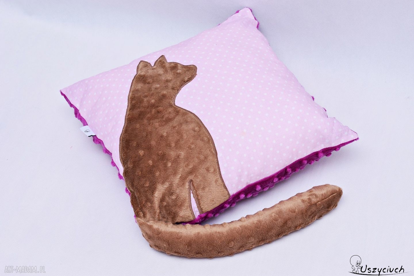 poduszka z kotem i ogonem 3d brązowy kot różowa fioletowa ღ art-Madam.pl