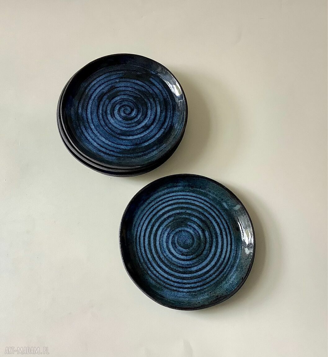 talerze z ciemnej gliny ręcznie robione ღ art-Madam.pl